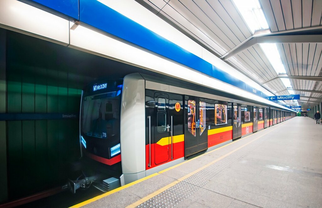 Metro istasyonu metro Imielin, Varşova, foto