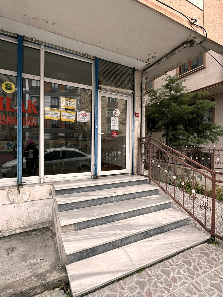 Emlak ofisi Ülker Emlak, İstanbul, foto