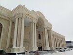 Aray (Qanış Sätbaev Avenue No:133), restoran  Setbayev'den (Satpayev'den)