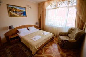 Pansionat Raduga (Gostevoy proyezd No:29, Anapa), otel  Anapa'dan