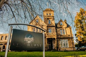 The Lynnhurst Hotel (Scotland, Renfrewshire, Johnstone, Park Road), otel  İskoçya'dan