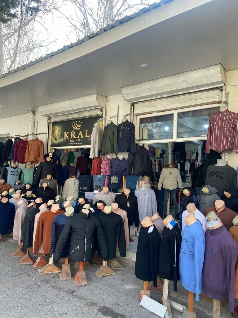 Giyim mağazası Kral kişi geyimləri, Mingeçevir, foto