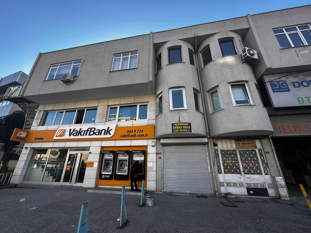 Otomobil yedek parçaları İstanbul Mavi, İstanbul, foto