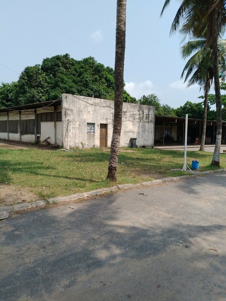 Ortaokul Lycée Professionnel Commercial 2 De Treichville, Abican, foto