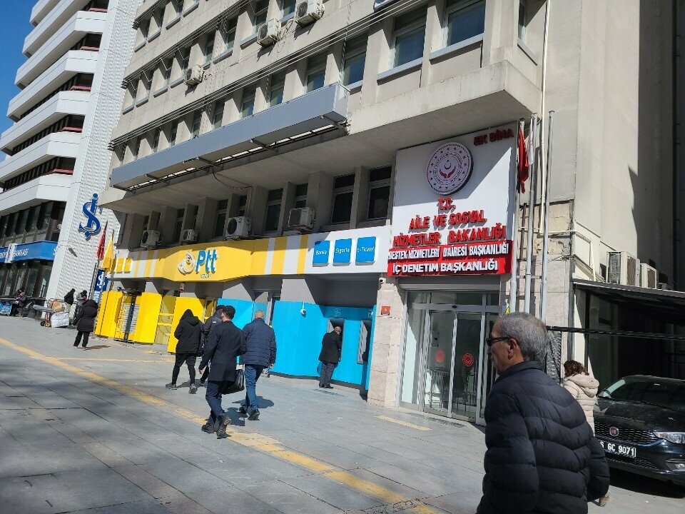 Devlet kurumları ve bakanlıklar Aile ve Sosyal Hizmetler Ek Bina, Ankara, foto