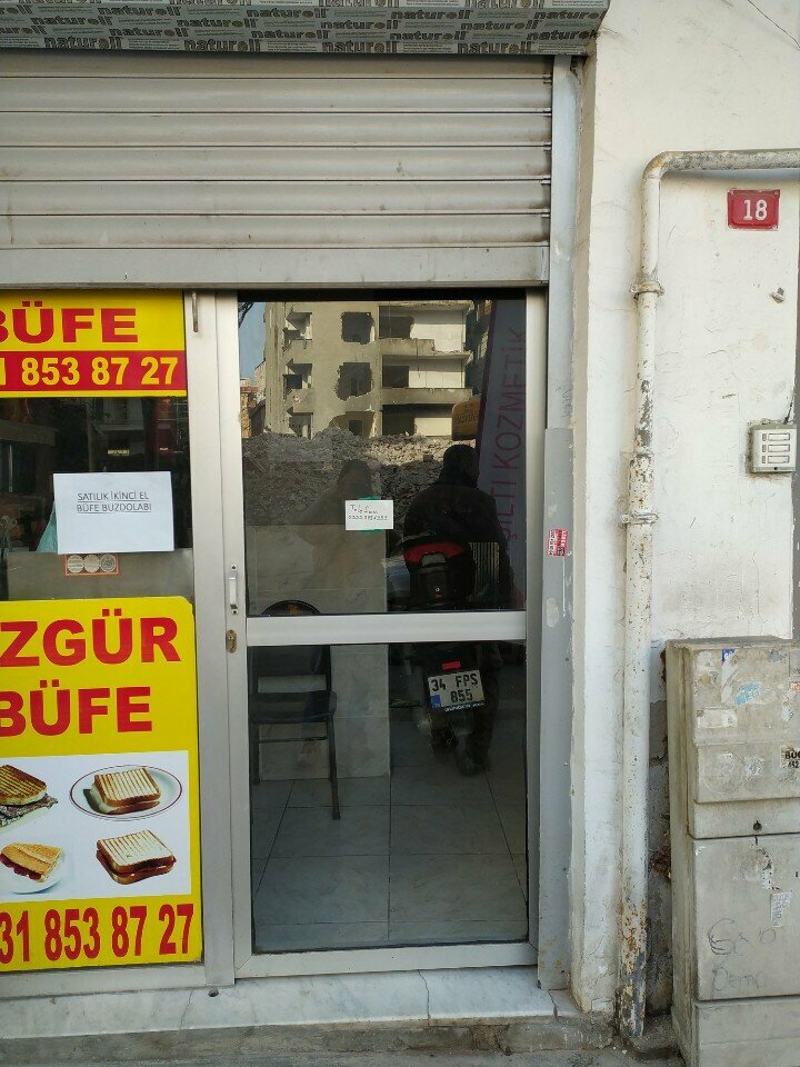 Gazete bayi Özgür Büfe, İstanbul, foto