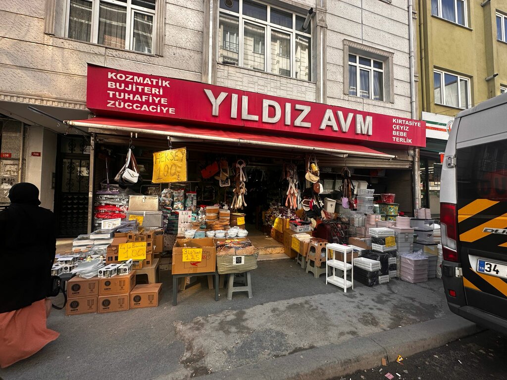 Ucuzluk mağazası Yıldız Avm, İstanbul, foto