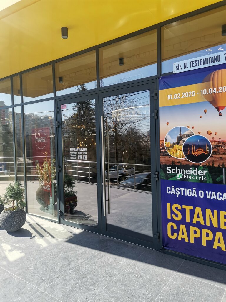 Lamba ve avize mağazaları Luminaled, Kişinev, foto