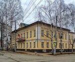 Дом, в котором при участии революционера-демократа Герцена Александра Ивановича была основана публичная библиотека (Orlovskaya Street No:17А), anıt levhası, anıt taş  Kirov'dan