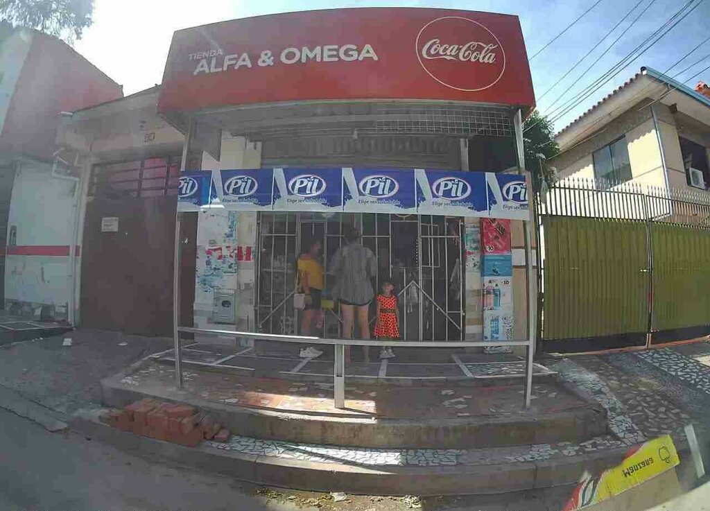 Market Alfa & Omega Store, Santa‑Krus, foto