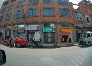 Bombon Pasteleria (Department of La Paz, Provincia Murillo, El Alto, Villa Alemania, Avenida Luis de Velasco y Castilla, 2905), ekmek fırını  El Alto'dan