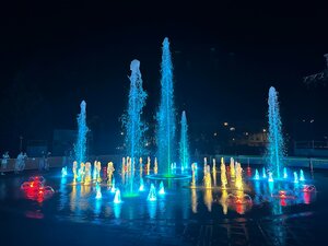 Fountain (Pskov, skver imeni 60-letiya Velikogo Oktyabrya), çeşme  Pskov'dan