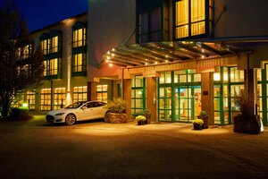 H+ Hotel Limes Thermen Aalen (Osterbucher Platz No:1, Aalen), otel  Baden‑Wurttemberg'den