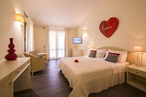 Albaruja Hotel (Sardinia, Cagliari, Via Cristoforo Colombo, 3), otel  Sardunya'dan