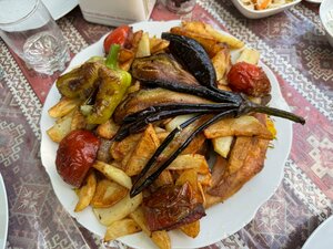Restoran Qaqarin (Sheki), restoran  Şeki'den