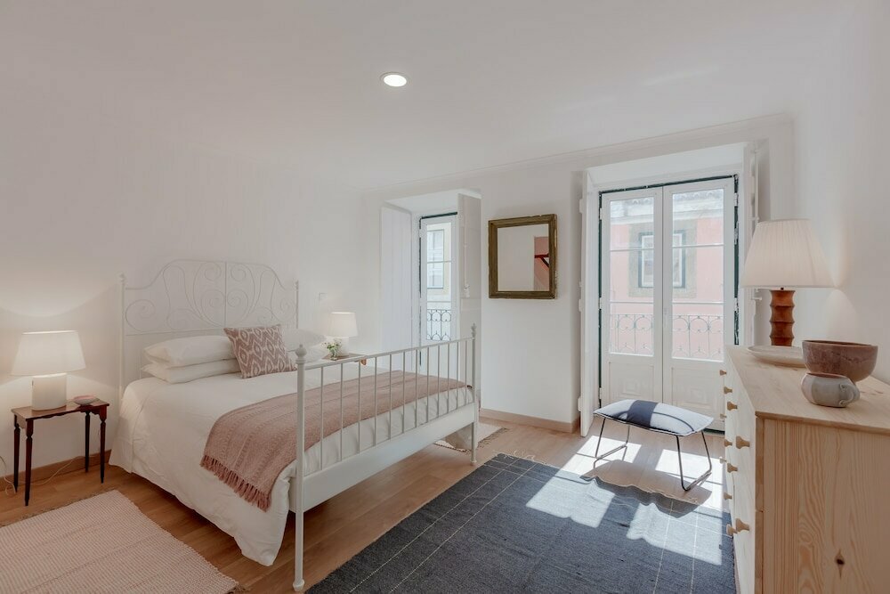 Daireler Bright & Spacious W Orange Tree Patio Apartment by TimeCooler, Lizbon, foto