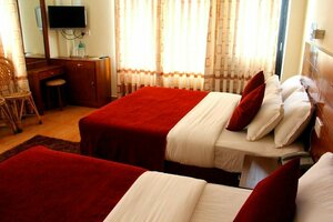 Hotel Tara (Gandaki, rayon Kaski, Pokhara), otel  Pokhara'dan