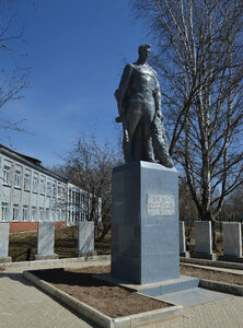 Vladimir Shatalov Bust (Soltústik Qazaqstan oblysy, Petropavl), anıt, heykel  Petropavl'dan (Petropavlovsk'tan)