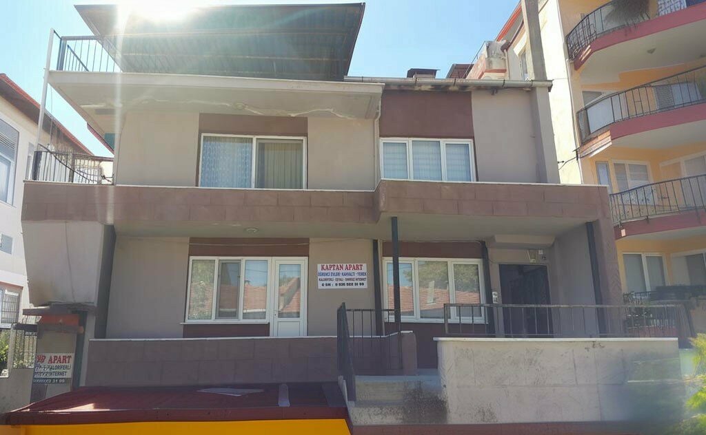 Yurtlar Kaptan Apart, Buldan, foto