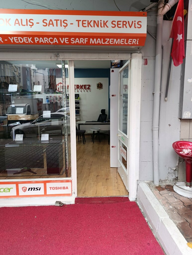 Bilgisayar teknik servisleri Merkez Computer, İstanbul, foto