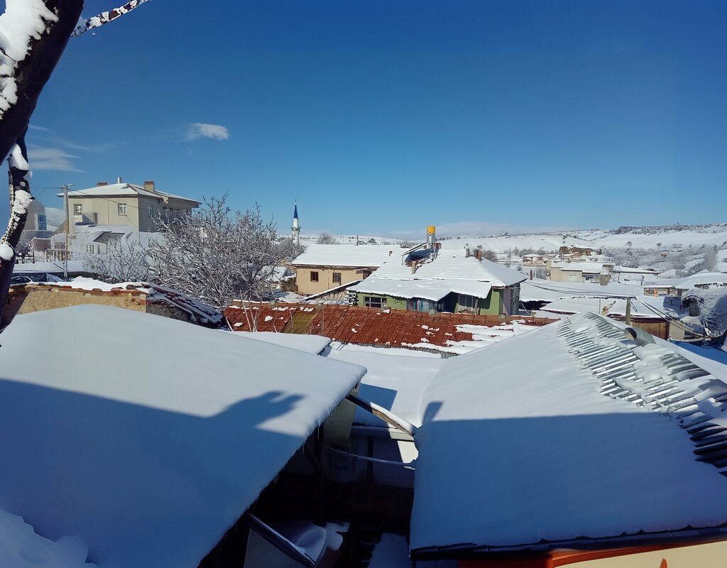 Restoran Çatlıkaya Frig Evi, İhsaniye, foto