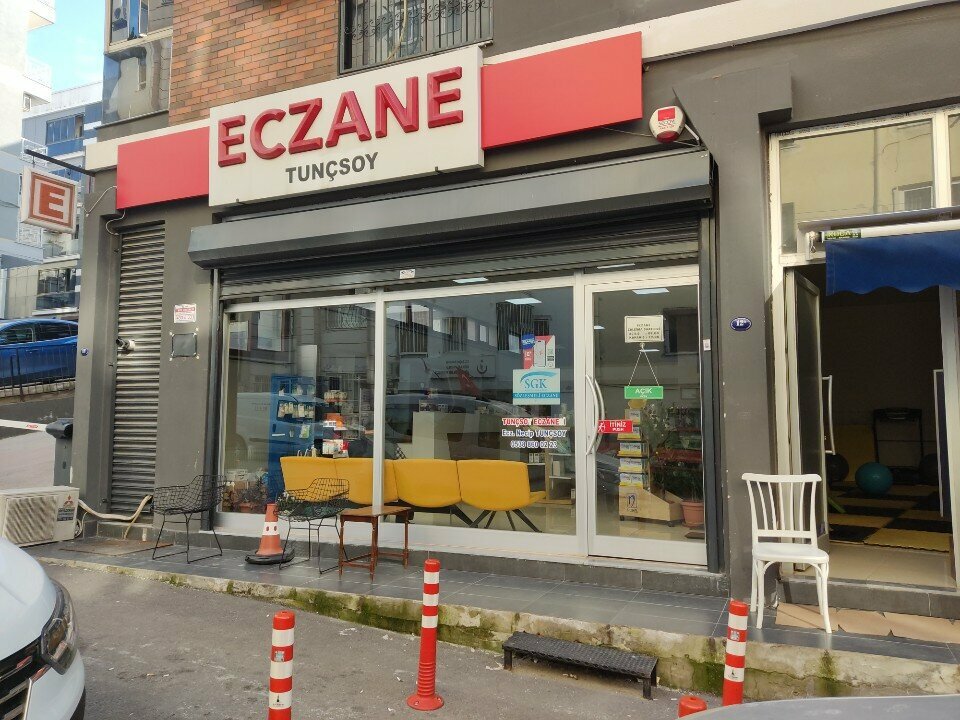 Eczaneler Tunçsoy Eczanesi, İzmir, foto