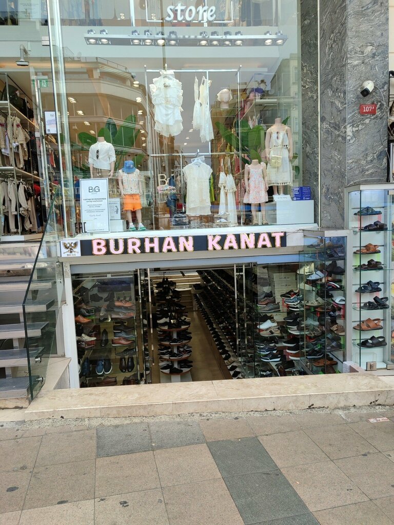 Ayakkabı mağazaları Burhan Kanat, İstanbul, foto