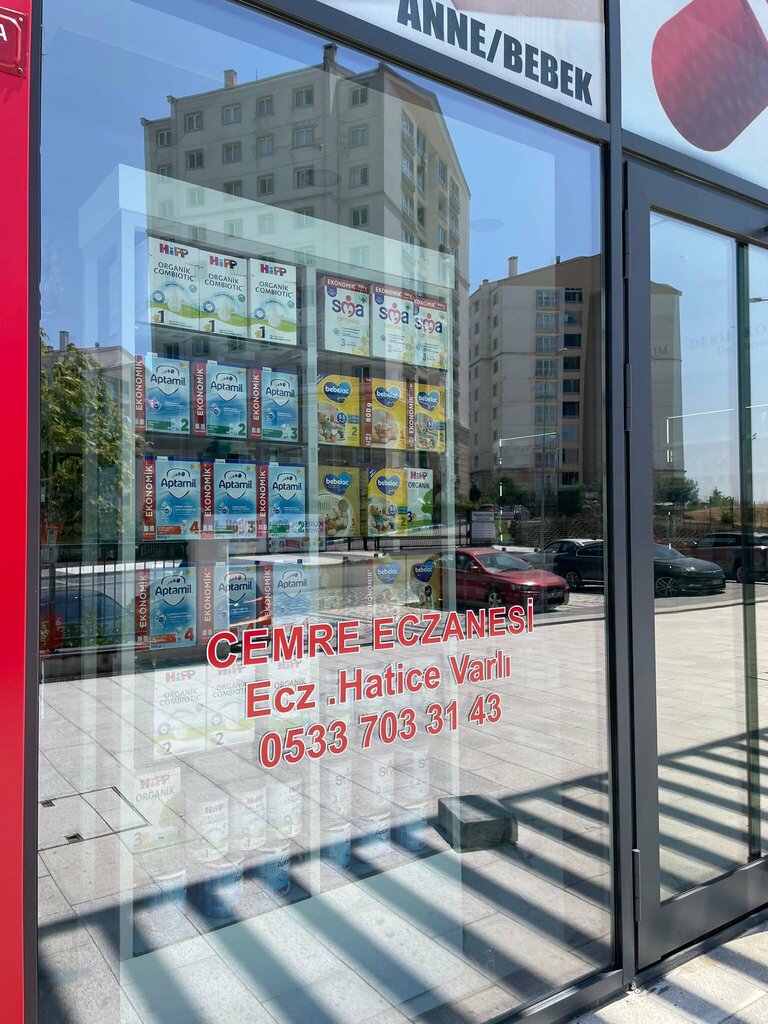 Eczaneler Cemre Eczanesi, İstanbul, foto