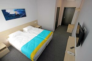 Wake Hotel 1 (ulitsa Krutyye berega No:31, Konakovo), otel  Konakovo'dan