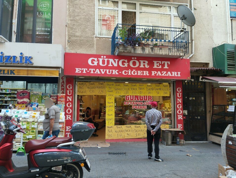 Kasap, şarküteri Güngör Et Tavuk Ciğer Pazarı, İstanbul, foto