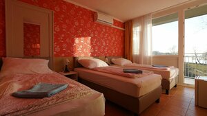 Plage Hotel Siófok (Somogy vármegye, Siófok, Deák Ferenc sétány 2/E), otel  Siófok'tan