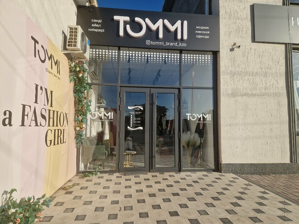Giyim mağazası Tommi, Kızılorda, foto