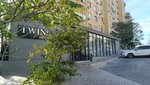 Twins (No:61, 15-shi shaǵyn aýdan), restoran  Aktav'dan
