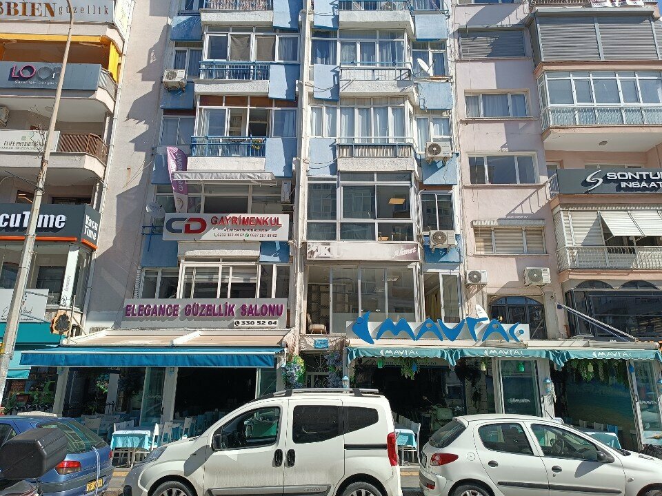 Emlak ofisi CD Gayrimenkul & Yatırım, İzmir, foto