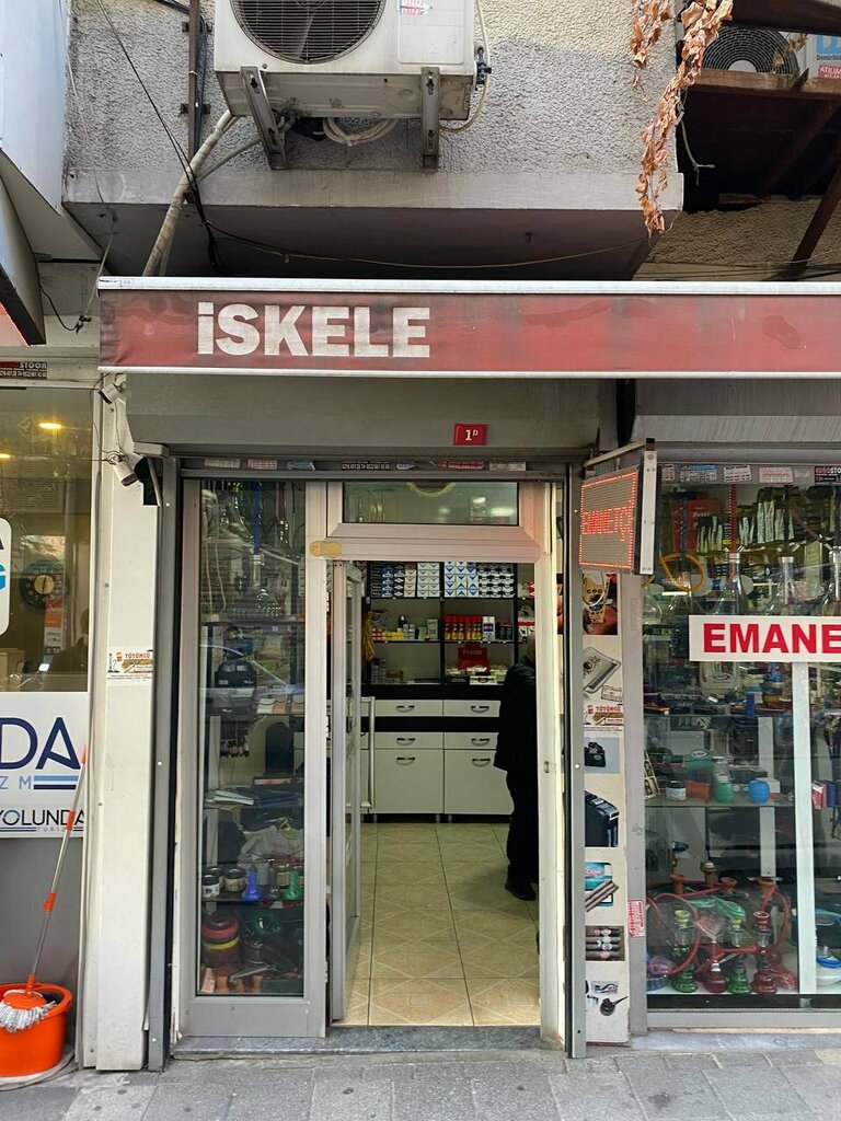 Tütün, sigara mağazaları Kadıköy İskele Emanet Ve Tütüncülük, İstanbul, foto
