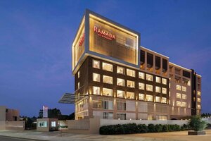Ramada by Wyndham Gorakhpur Gorakhnath Mandir Road (Yellow Line, Malviya Nagar Station), otel  Uttar Pradeş'ten