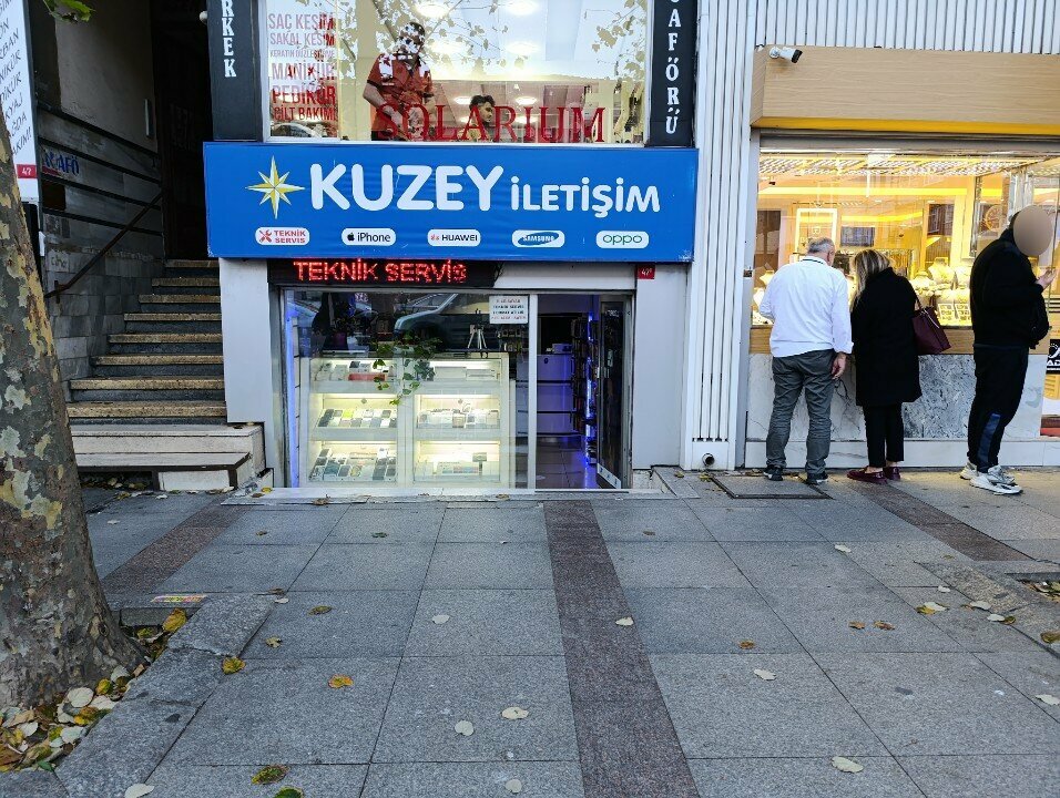 Cep telefonu ve aksesuarları satış mağazaları Kuzey İletişim, İstanbul, foto