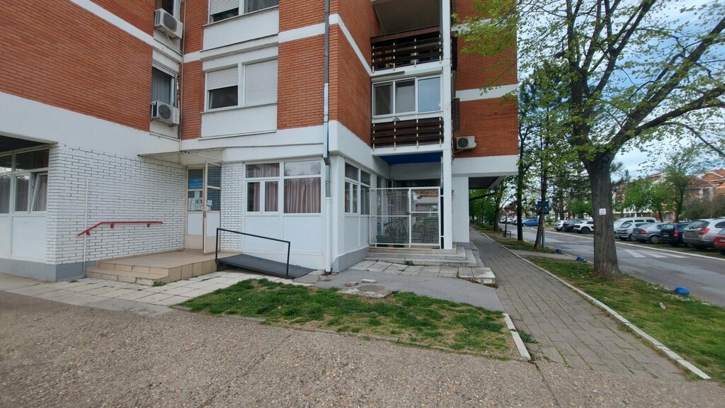 Tıp merkezleri ve klinikler Геронтолошки Центар Никола Тесла, Novi Sad, foto
