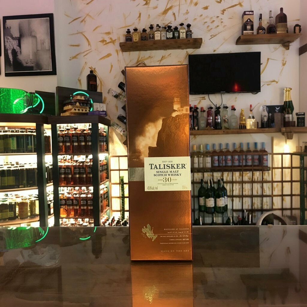 Alkollü içecekler Tekel Street Whiskey Cigar, İstanbul, foto