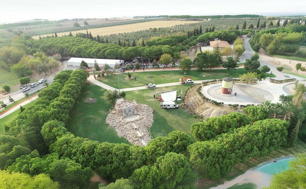 Piknik alanı Akhisar Gölet Piknik Alanı, Akhisar, foto