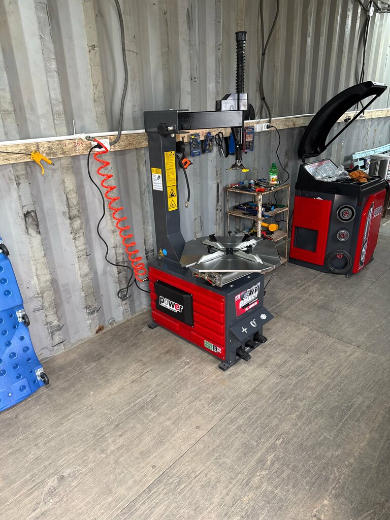 Oto lastik tamiri Truck and Car Tire Service, Buhara eyaleti, foto