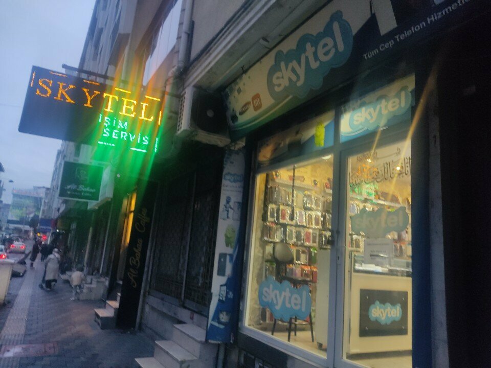 Cep telefonu ve aksesuarları satış mağazaları Skytel İletişim, İstanbul, foto