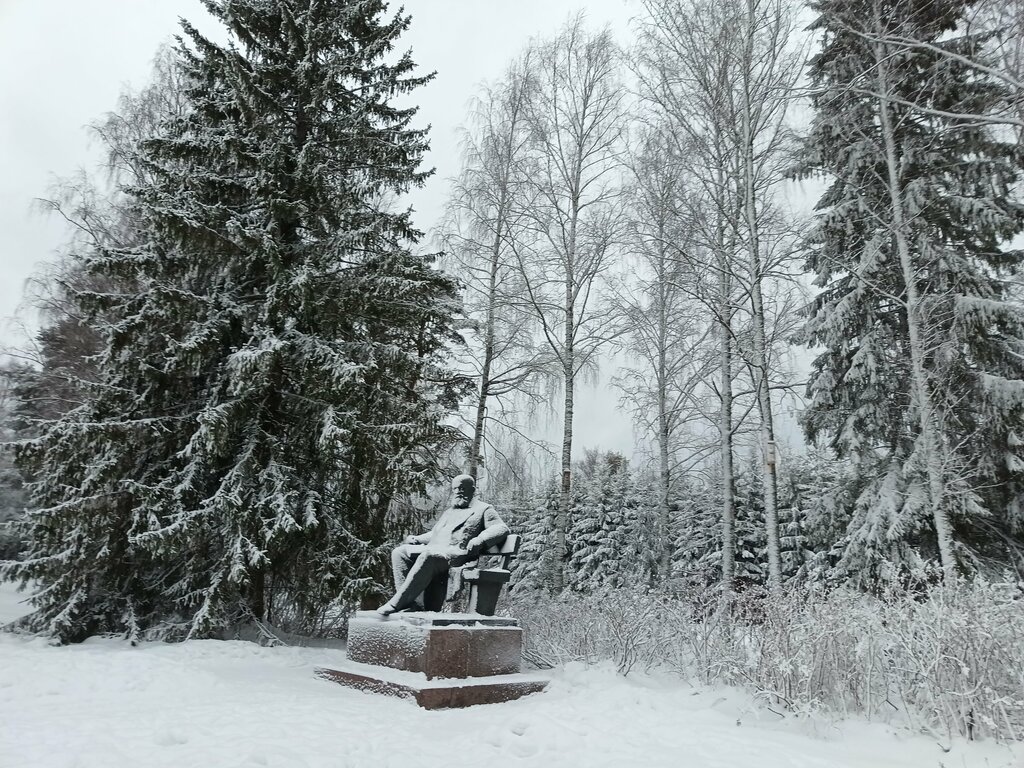 Anıt, heykel А.Н. Островский, Kostromskaya oblastı, foto