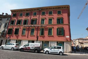 Aparthotel Verona House (Stradone Provolo No:3, Verona), otel  Verona'dan