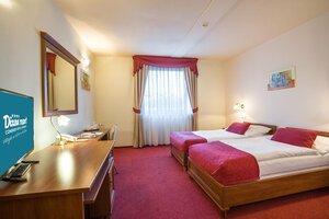 Hotel Dixon (Banská Bystrica, Banská Bystrica, Švermova), otel  Banska Bystrica Region'dan