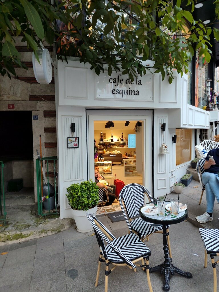 Kafe Cafe De La Esquina, İstanbul, foto