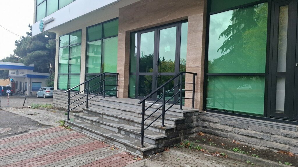 Poliklinikler Evex, Tiflis, foto