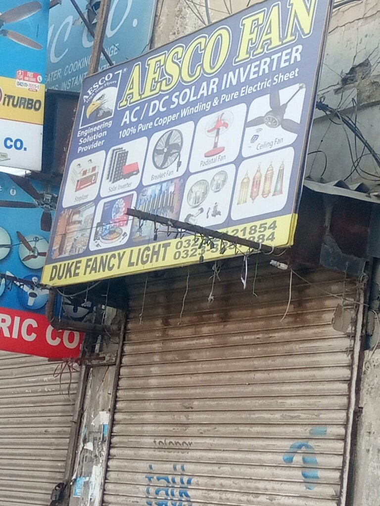 Lamba ve avize mağazaları Duke fancy lihht, Karaçi, foto