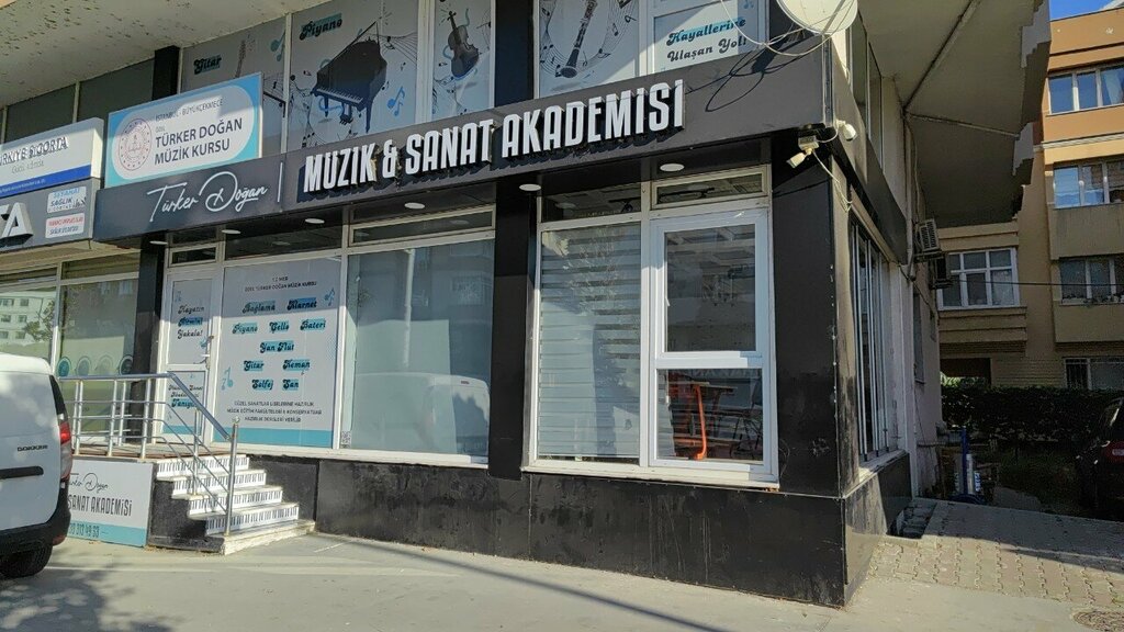 Müzik okulları ve konservatuarlar Meb. Özel Türker Doğan Müzik Kursu, İstanbul, foto
