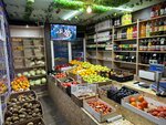 Магазин овощей и фруктов (Priozerskoe Highway No:15к6), manavlar  Saint‑Petersburg'dan